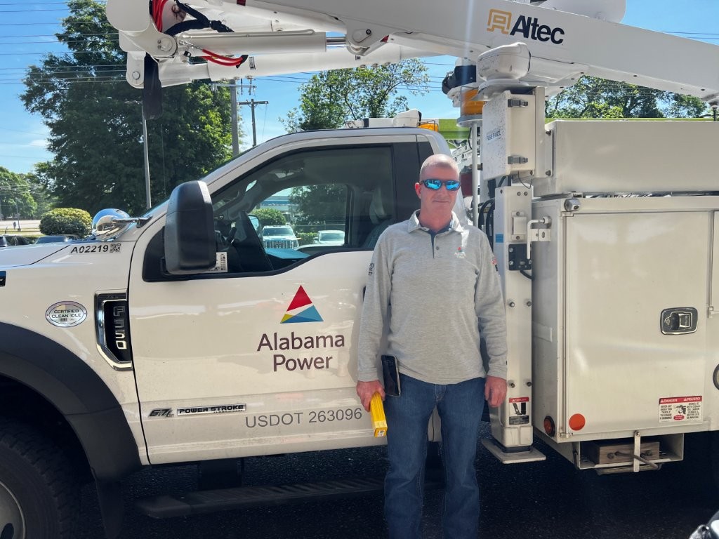 Alabama Power’s Jay Johnson honored as Lineman of the Year